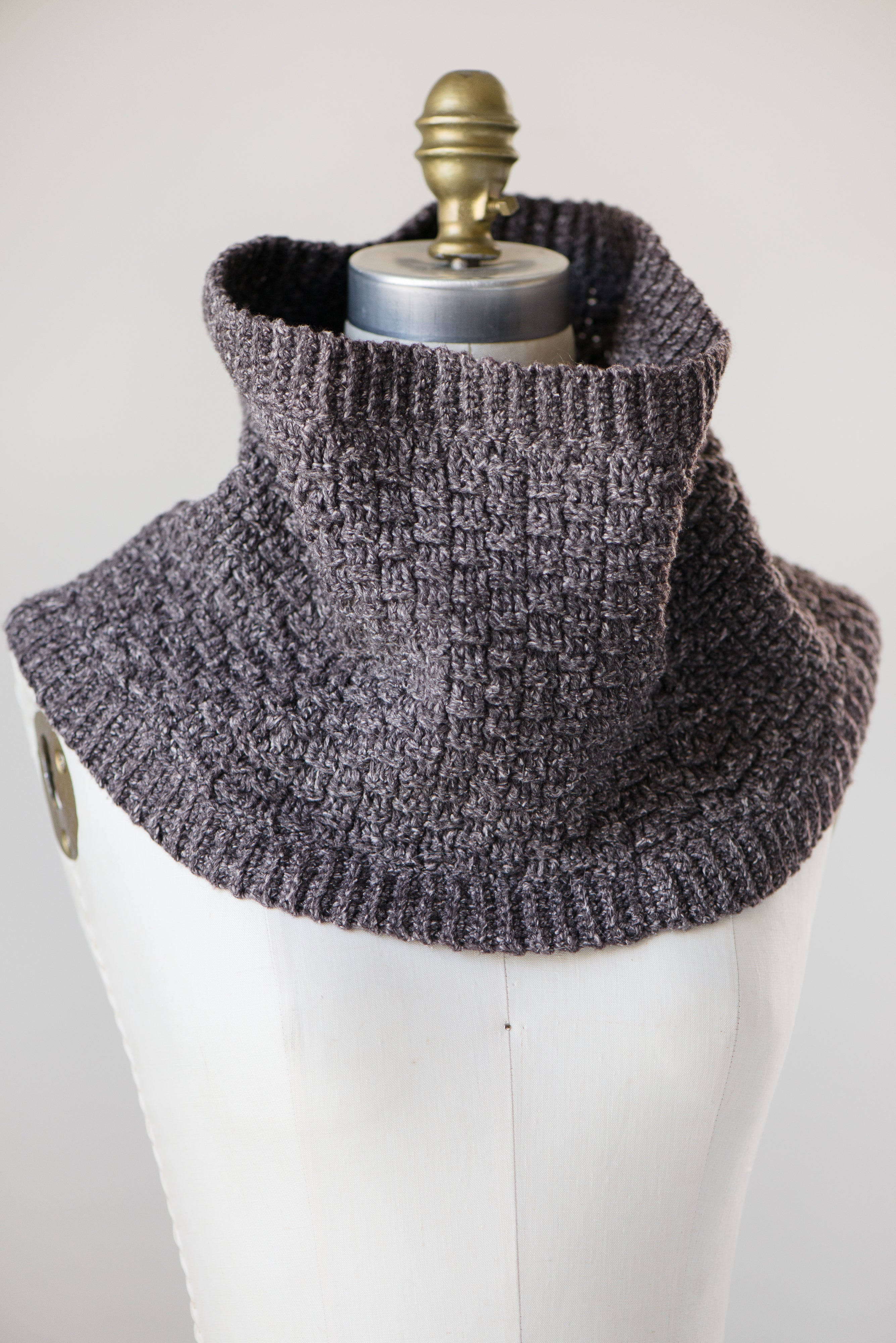 Perkins Cowl Crochet Pattern by Tia Smith – Quince & Co.