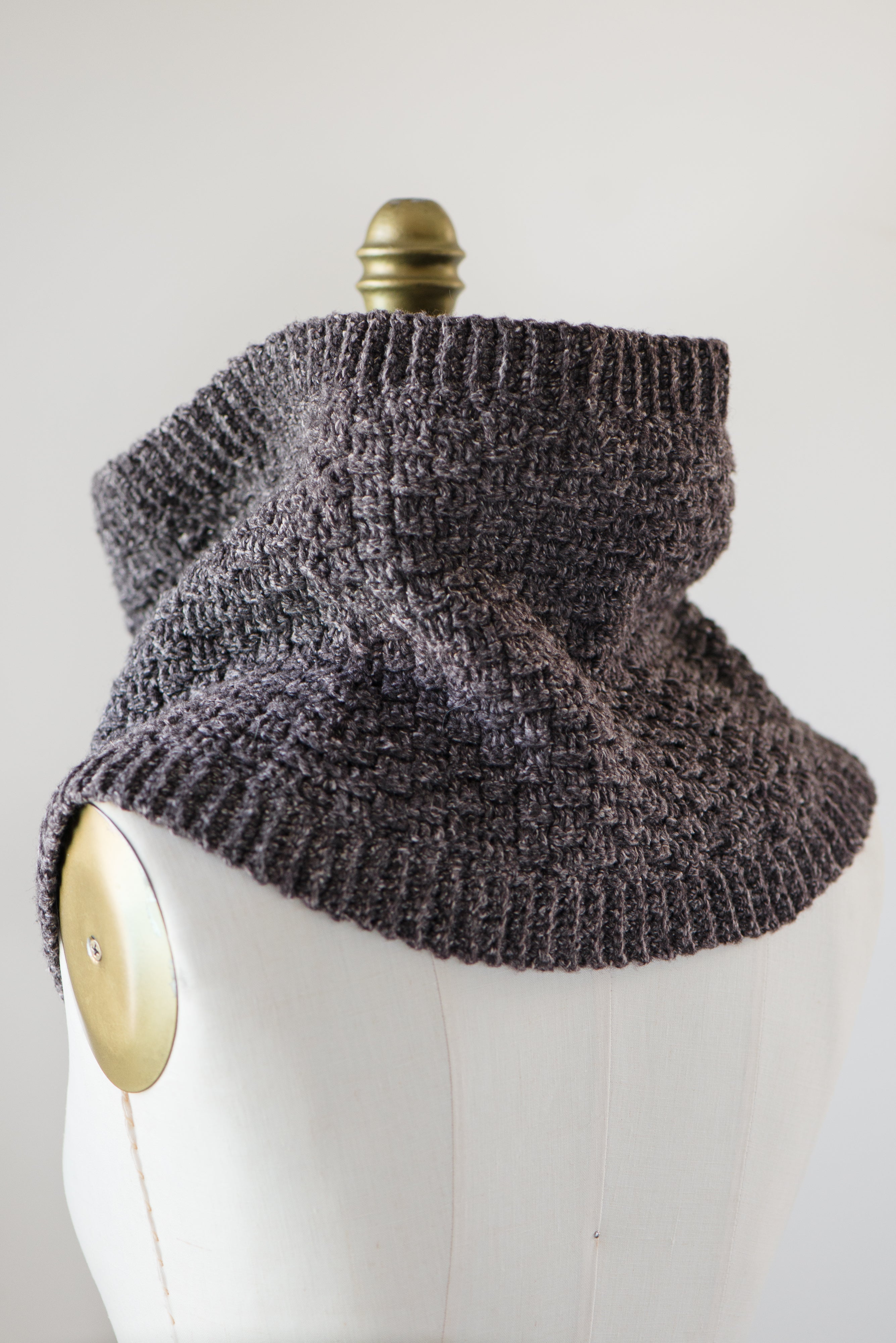 Perkins Cowl Crochet Pattern by Tia Smith – Quince & Co.