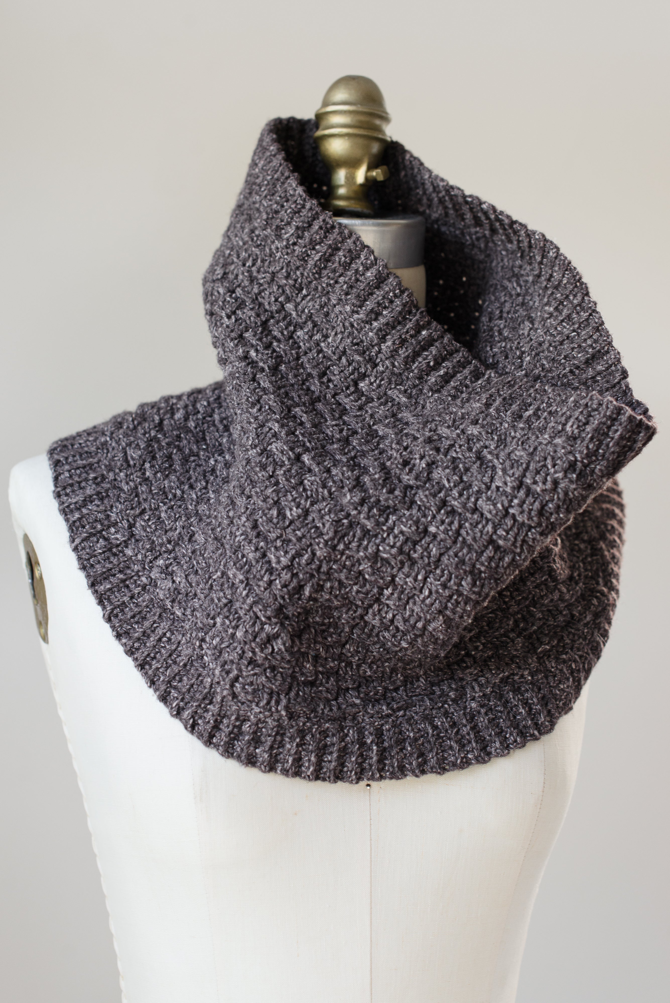 Perkins Cowl Crochet Pattern by Tia Smith – Quince & Co.