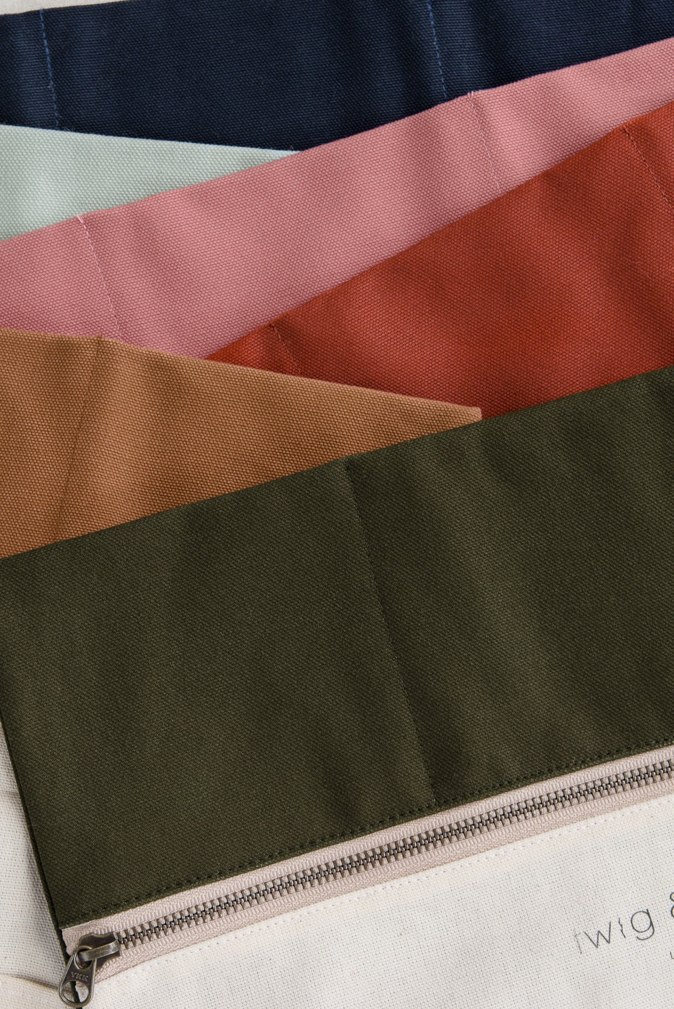 standard canvas interchangeable needle case – Quince & Co.