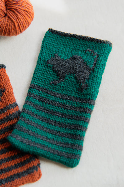 spooky iphone sweaters – Quince & Co.
