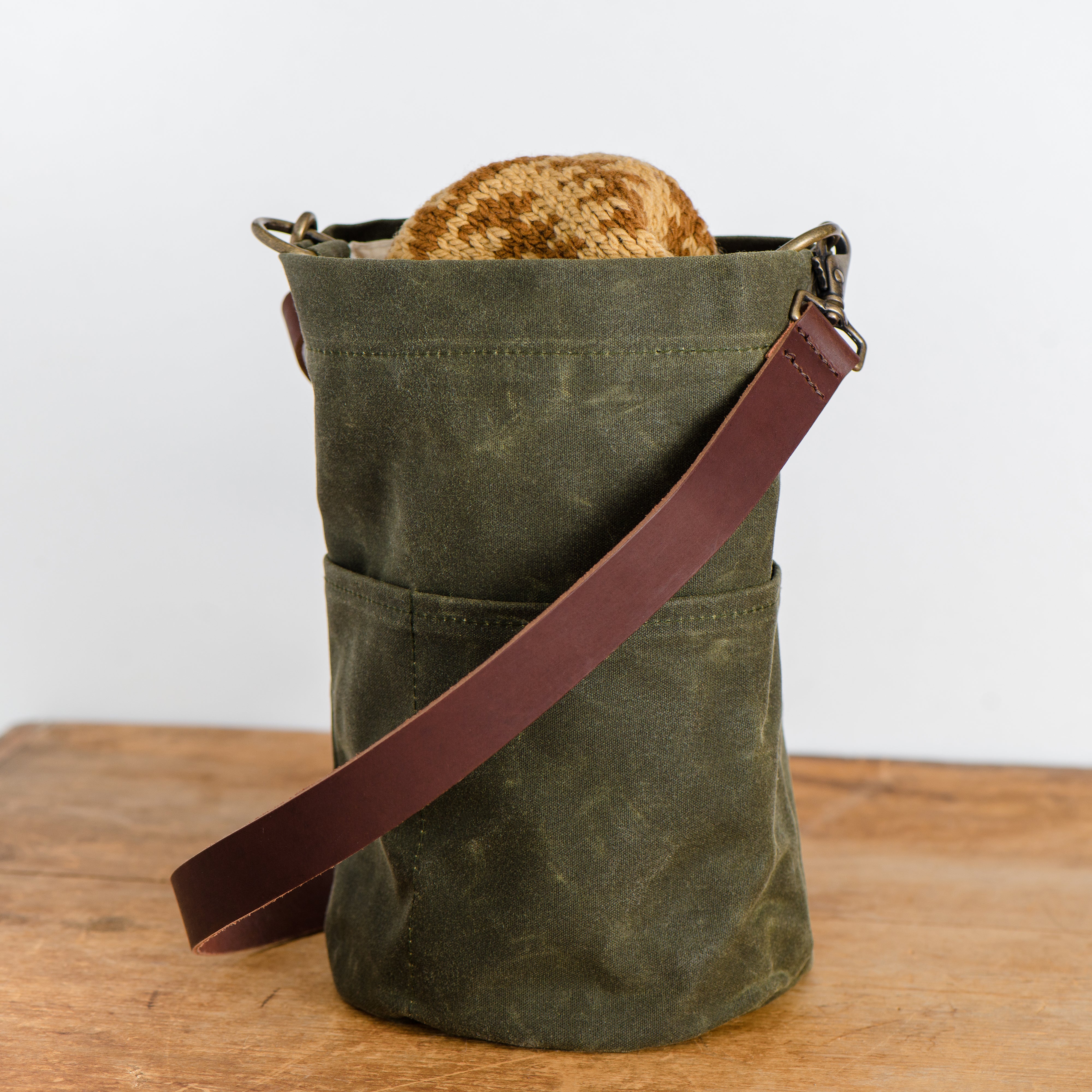 waxed canvas bucket bag – Quince & Co.