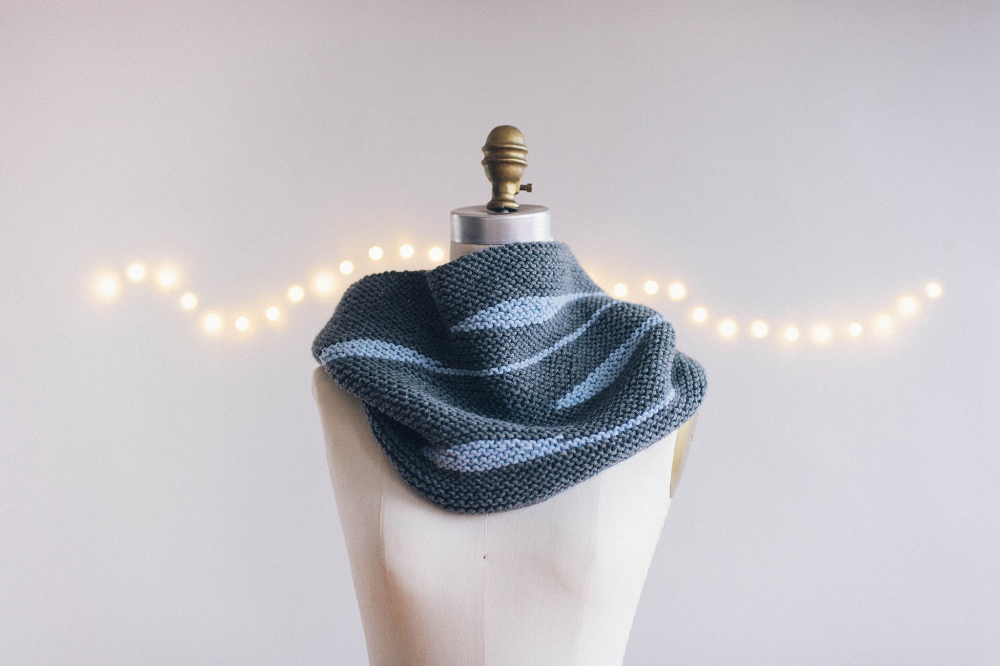 husk cowl knitting pattern – Quince & Co.