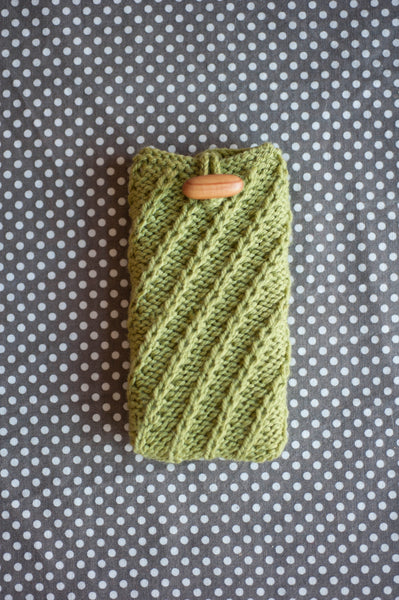 iphone sweaters – Quince & Co.